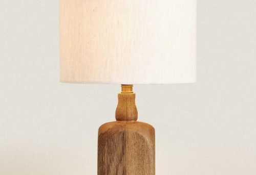 Лампа с деревянным основанием Zara home