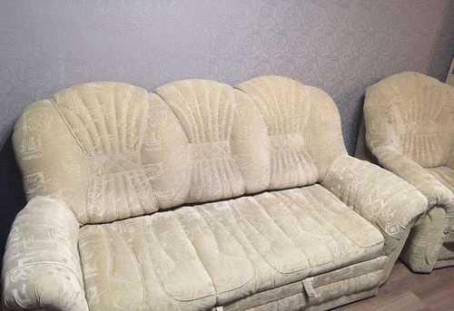 Мягкая мебель (диван и 2 кресло)