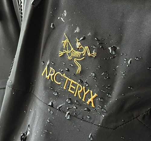 Ветровка Arcteryx Alpha Черная