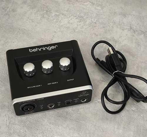 Behringer um2