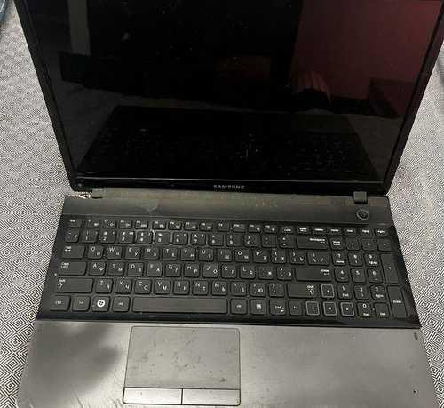 Ноутбук Samsung NP300E5C