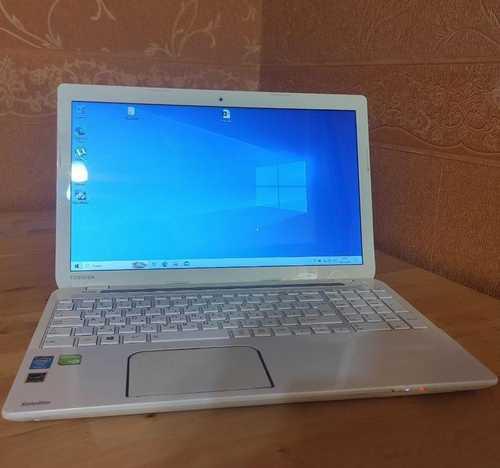 Ноутбук Toshiba Satellite L50-A-M2W