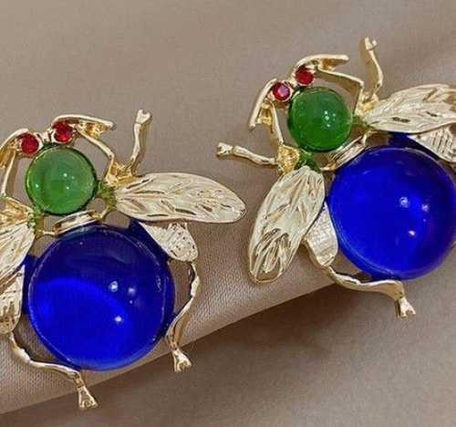 Шикарные Серьги пчелки. Guccu