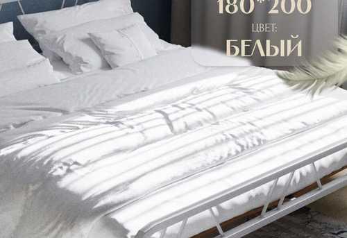 Двуспальная металлическая кровать в стиле Лофт