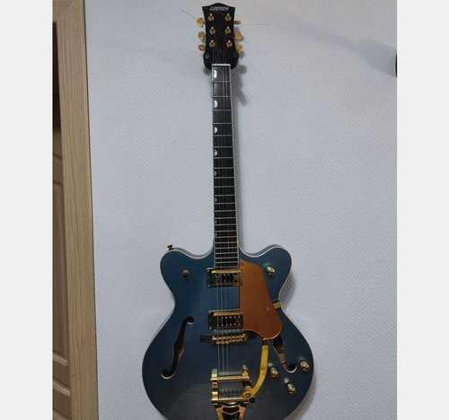 Реплика полуакустической гитары Gretsch