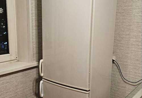Холодильник Бирюса высокий в отличном состоянии