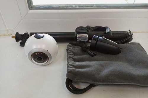 Экшн-камера Samsung Gear 360