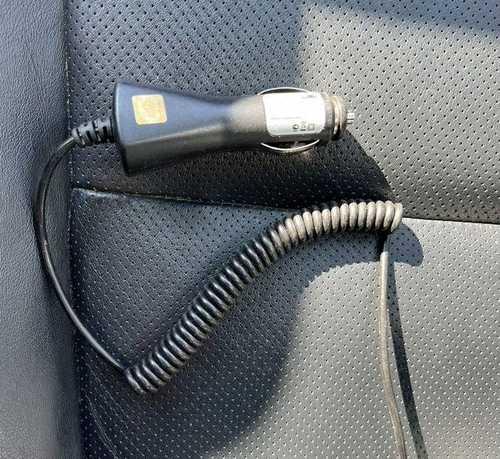 Автомобильная зарядка для телефона