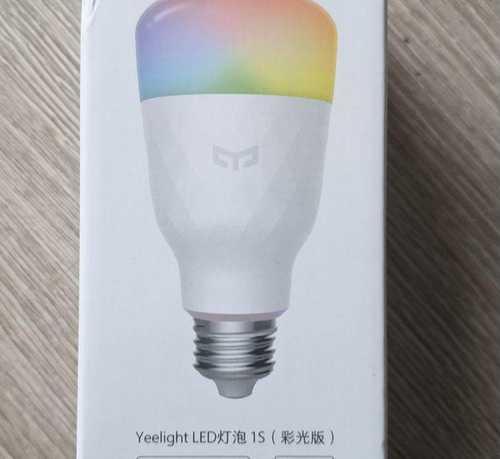 Умная лампочка Xiaomi Yeelight 1S цветная