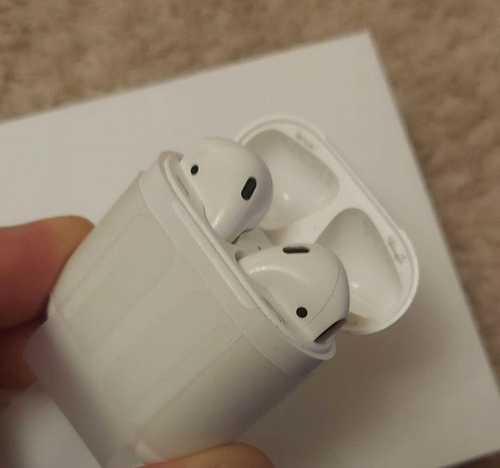 Apple AirPods 2