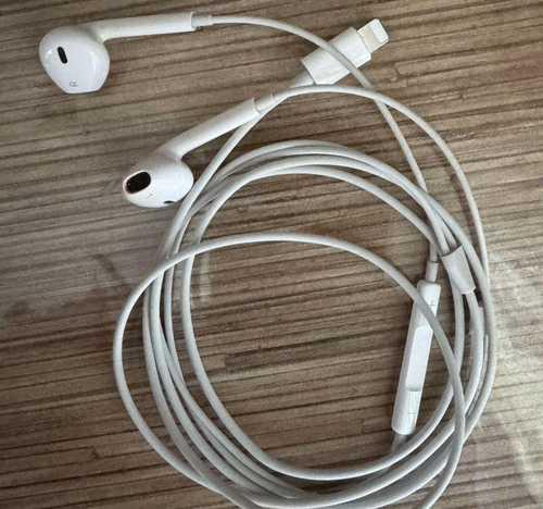 Наушники earpods