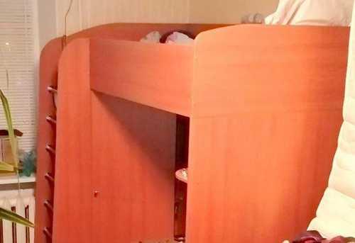 Кровать двухъярусная со шкафом и столом