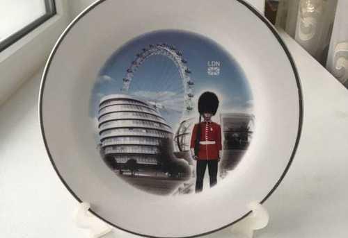 Сувенирная фарфоровая тарелка из Лондона