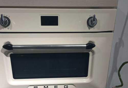 Духовой шкаф с свч smeg SF4920MCP1