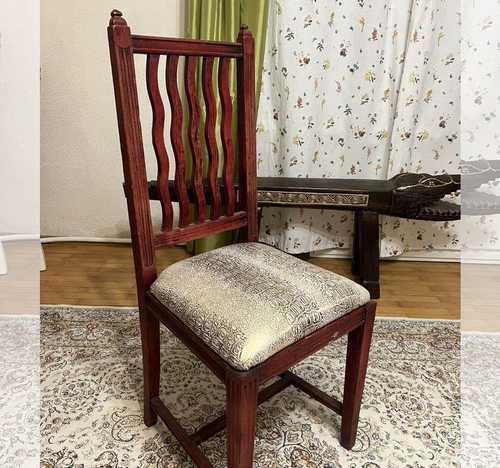 Стул винтажный из красного дерева