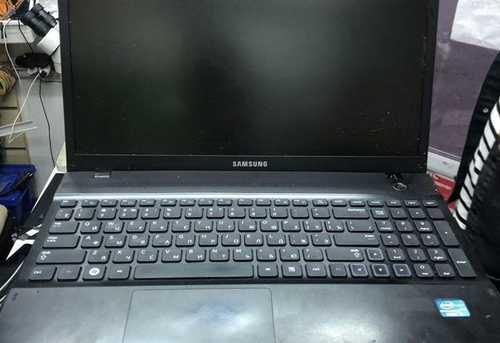 Ноутбук 15.6" Samsung NP300V5A, 128 ГБ, Pentium B940, RAM 2 ГБ, GeForce GT 520MX 0.5 ГБ