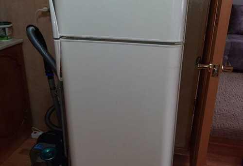 Холодильник б/у-indesit