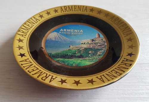Армения, тарелка декоративная с подставкой