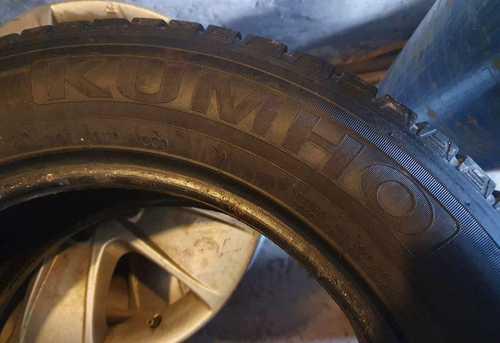 Kumho I'Zen RV Stud KC16 205/60 R16