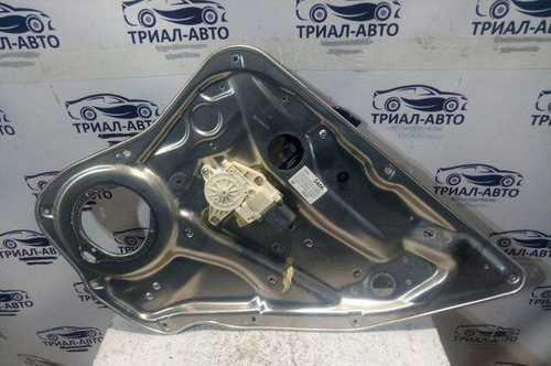 Стеклоподъемник Mercedes W204 задний правый
