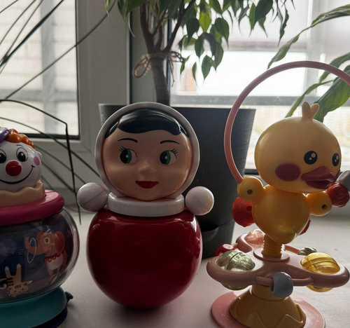 Игрушки для малышей на присосках