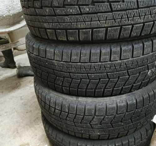 Yokohama 104ZR 225/60 R17 99G