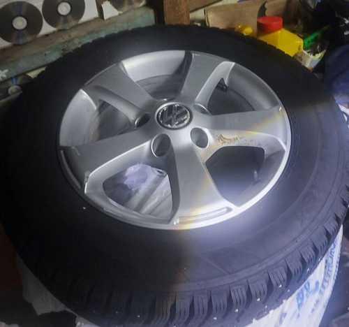 Hankook Winter I'Pike RS2 W429 235/65 R17 104T