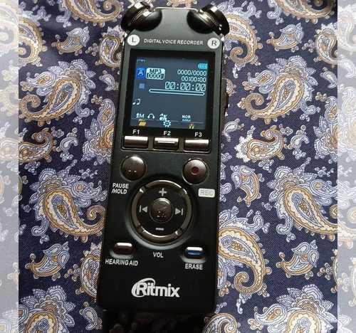 Диктофон Ritmix RR-989 с цветным дисплеем