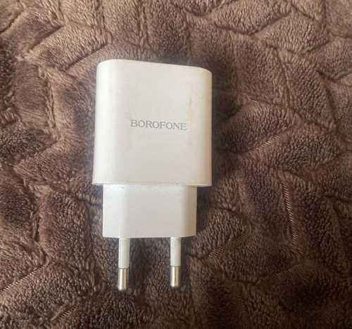Зарядное устройство на iPhone