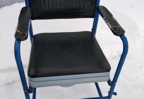 Инвалидное кресло-каталка с туалетным устройством