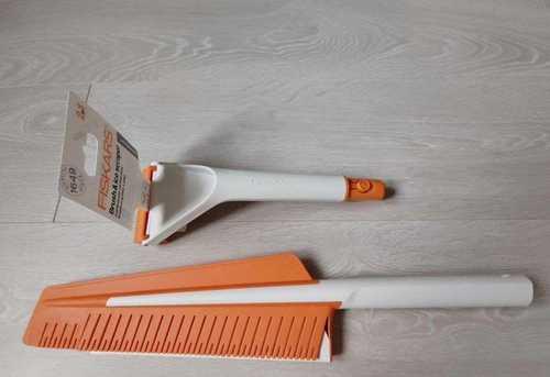 Щетка со скребком SnowXpert Fiskars