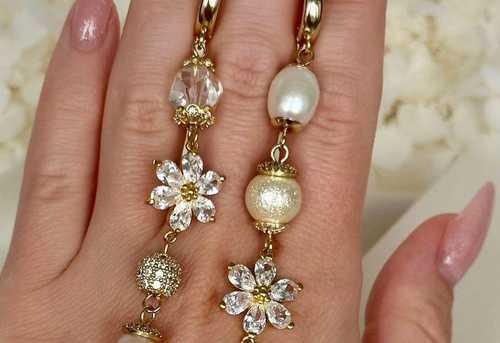 Серьги с горным хрусталем и жемчугом удлиненные