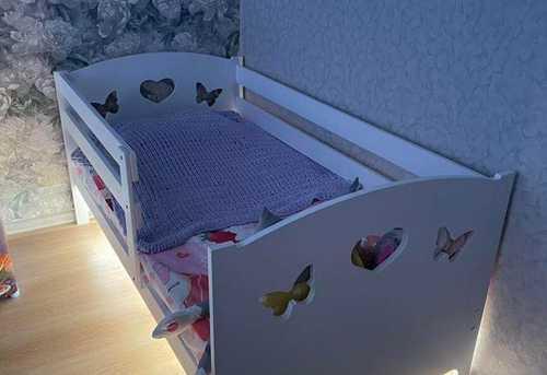 Детская кровать Бабочки сердечки (звезды)