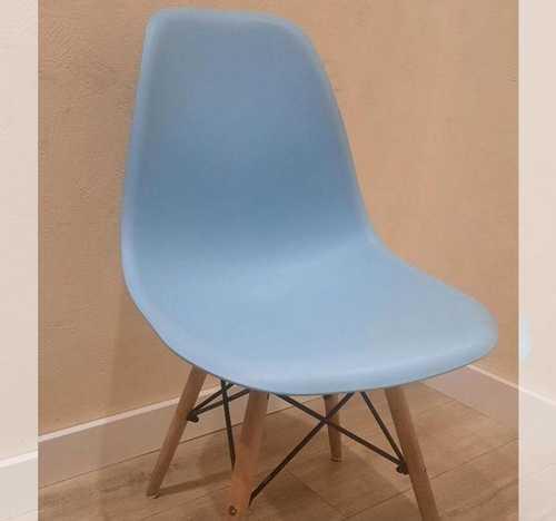 Стул eames бу голубой