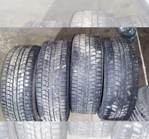 Dunlop SP Winter Ice 07 215/65 R16