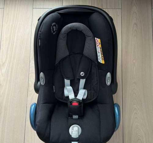 Комплект Maxi-Cosi CabrioFix и база FamilyFix