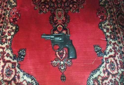 Детская игрушка пистолет СССР