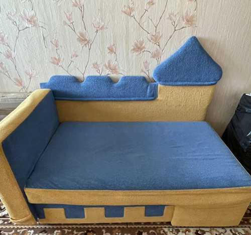 Диванчик мягкий детский