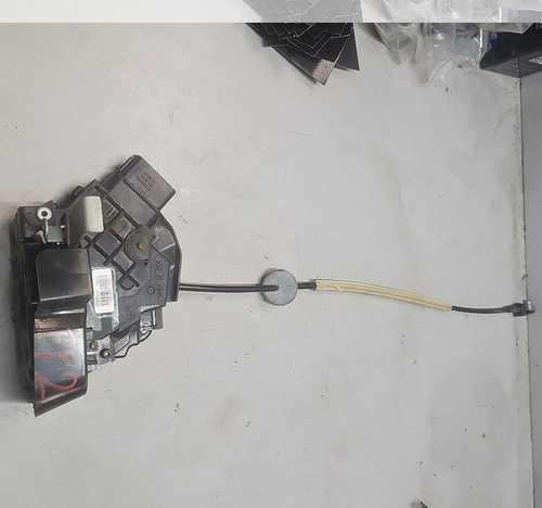 Замок двери задней левой Ford Focus 2 2005-2011