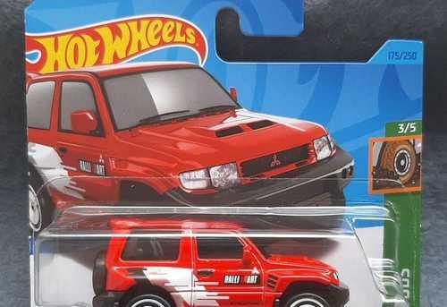 Hot wheels mitsubishi pajero