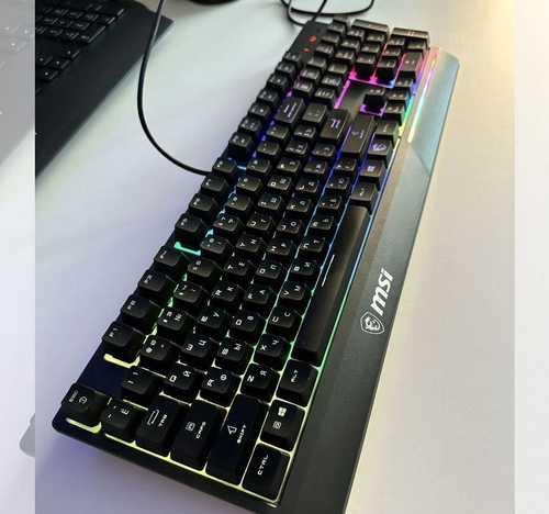 Игровая механическая клавиатура MSI Vigor GK30