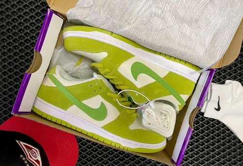 Nike sb dunk low green apple