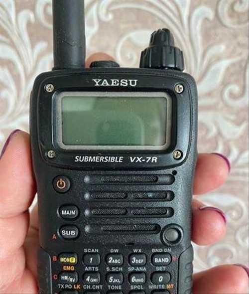 Рация Yaesu vx-7r с аксессуарам