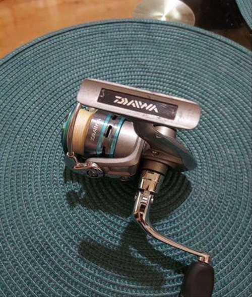 Катушка daiwa procaster 2000A