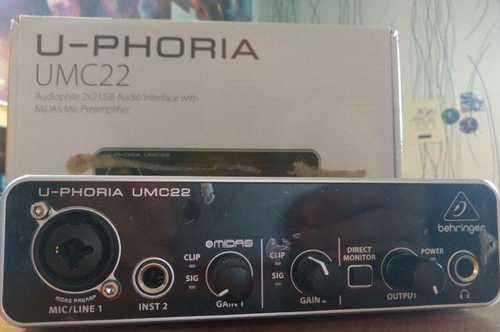 Звуковая карта Behringer UMC22