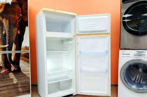 Маленький узкий холодильник Nord. Гарантия год