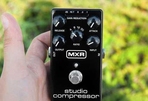 Педаль эффектов MXR M76 Studio Compressor
