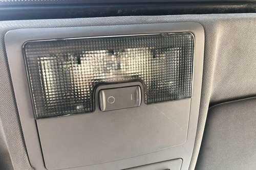 Плафон освещения салона передний Audi A6 C5