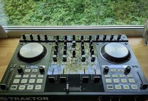 NI Traktor kontrol s4 mk2 +чехол