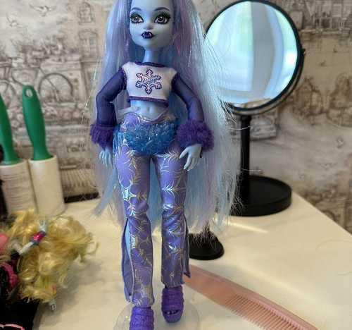 Кукла Monster High Эбби Боминейбл
